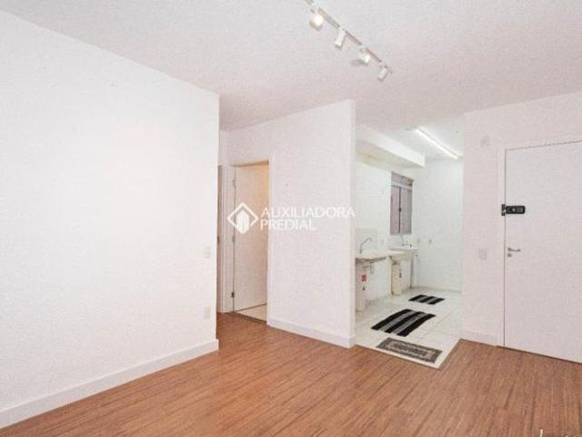 Apartamento para comprar com 2 quartos e 1 vaga na Zona Sul de Porto Alegre / RS