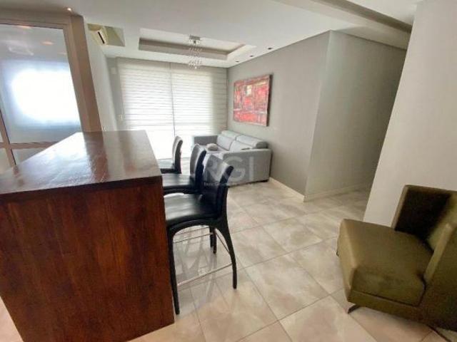 Apartamento Para Comprar no Karpathos com 2 Dormitórios transformado em 1 suite com closet
