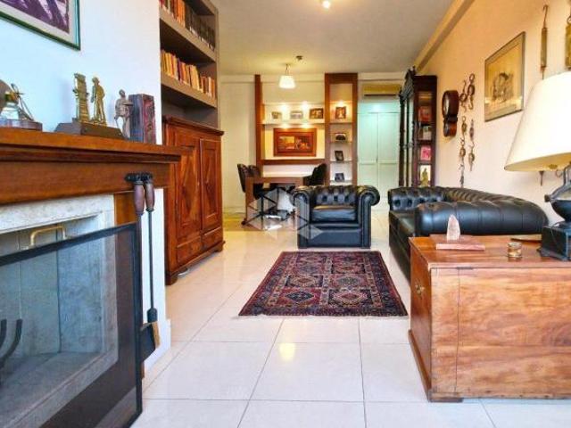 Apartamento para comprar no Moinhos de Vento com 2 dormitórios 1suíte