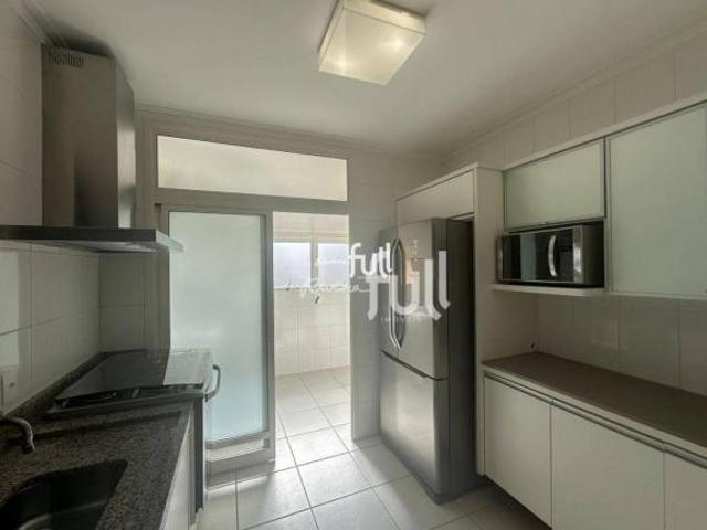 Apartamento para comprar na Riviera de São Lourenço