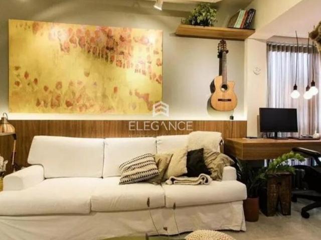 Apartamento para comprar semi mobiliado com 77 m2, 2 dormitórios suíte lareira, sacada, 2 vagas box