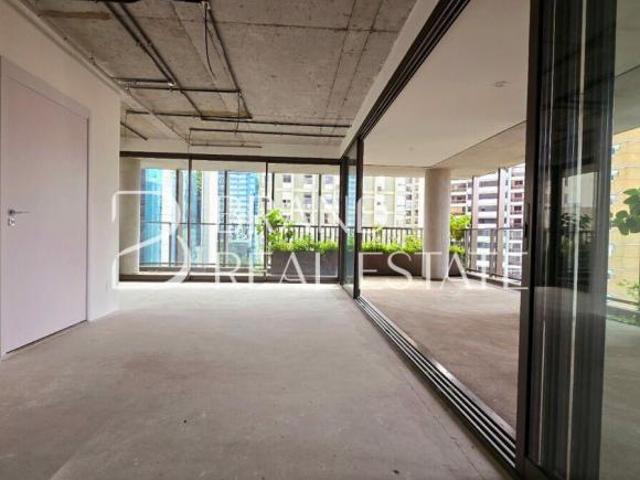 Apartamento para deixar do seu jeito no coração do Itaim! Com 209m² 3 Suítes 3 vagas