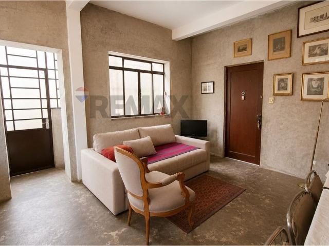 Apartamento para locação 90m2 andar térreo ao lado do Colégio Sion em Higienópolis