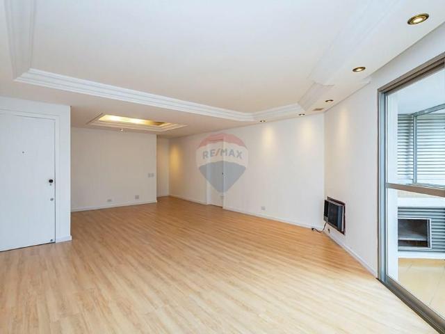 Apartamento para locação 03 dormitórios, 01 suíte 138m² Centro