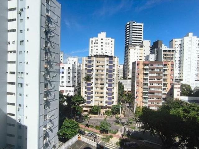 Apartamento Para Locação 1/4, Sala, Cozinha, Banheiro, Varanda, 1 Vaga de Garagem Coberta E Solta, N
