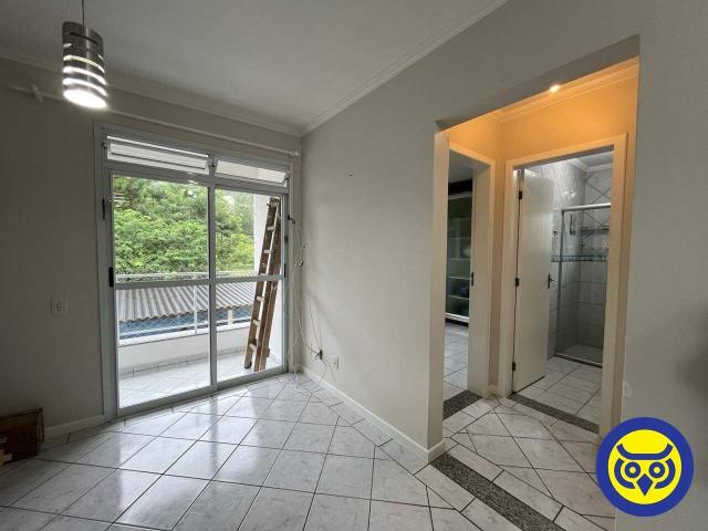 Apartamento para locação – 2 dormitórios, sacada com churrasqueira e 1 vaga de garagem