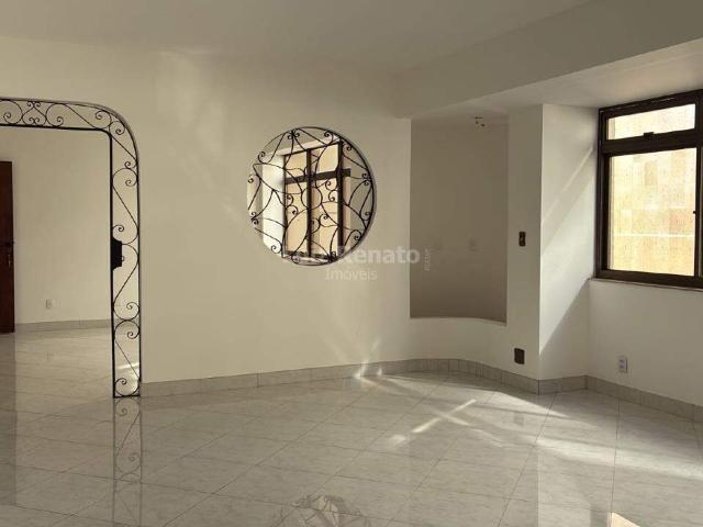 Apartamento para locação, 3 quartos com suíte, área aproximada de 232 m² no Lourdes