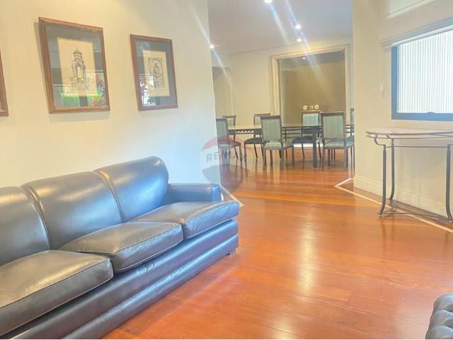 Apartamento para locação, um por andar, 4 dormitórios sendo 2 suítes e 4 vagas na Vila Suzana com 242m²