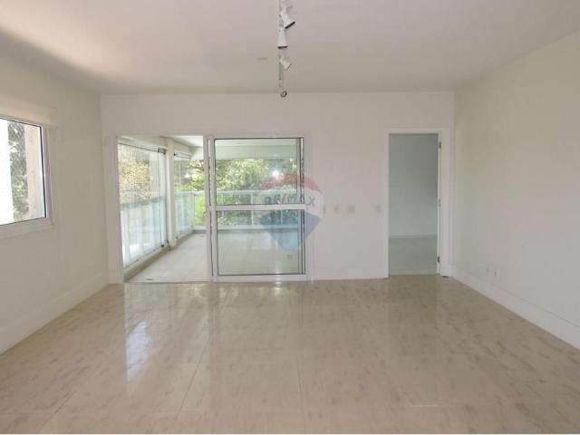 Apartamento para locação alto padrão com 4 suítes, 4 vagas de garagem em Panamby 440 m²