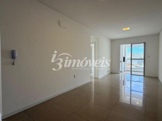 Apartamento Para Locação Anual, Semimobiliado, Com 2 Quartos Sendo Uma Suíte, 1 Vaga de Garagem, R