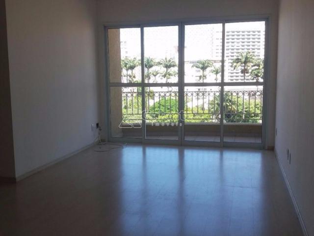 Apartamento para locação com 03 quartos no Guanabara