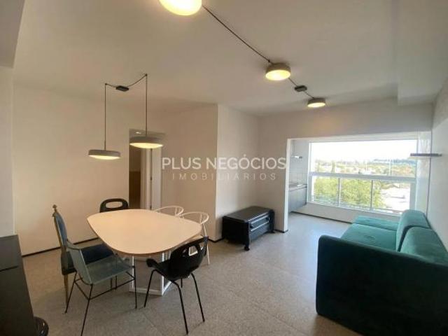Apartamento À Venda semi mobiliado com 2 dormitorios no Condomínio Vancouver Homes, Parque Campoli