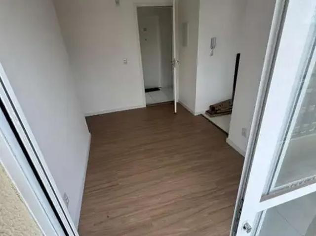 Apartamento para Locação em Taboão da Serra/SP Jardim Três Irmãos 2 Quartos