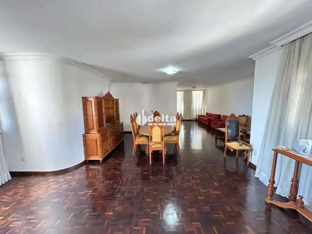 Apartamento para Locação em Uberlândia/MG Centro 3 Quartos