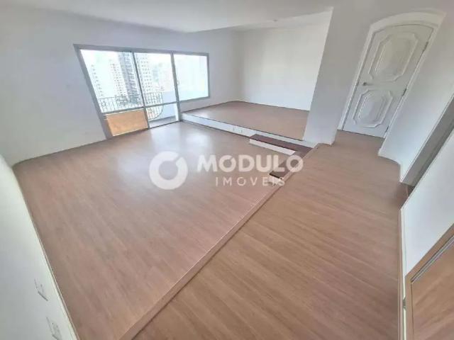Apartamento para Locação em Uberlândia/MG Centro 3 Quartos