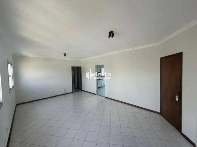 Apartamento para Locação em Uberlândia/MG Saraiva 3 Quartos