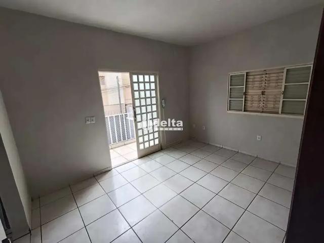 Apartamento para Locação em Uberlândia/MG Patrimônio 2 Quartos
