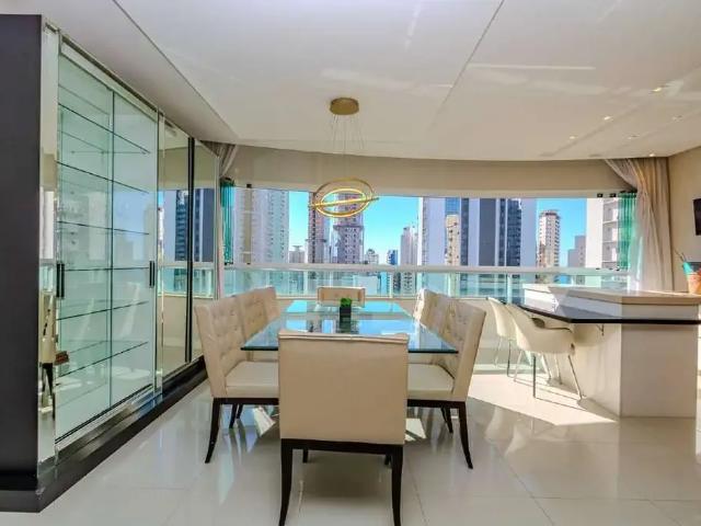 Apartamento para Locação em Balneário Camboriú/SC Centro 3 Quartos