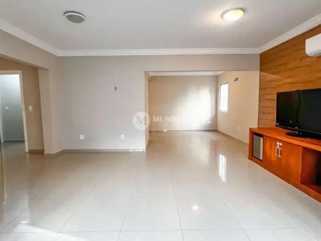 Apartamento para Locação em Balneário Camboriú/SC Centro 3 Quartos