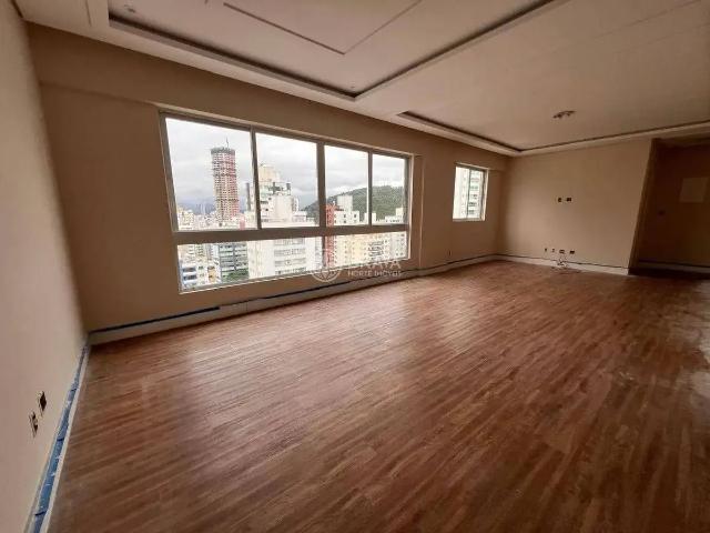 Apartamento para Locação em Balneário Camboriú/SC Centro 3 Quartos