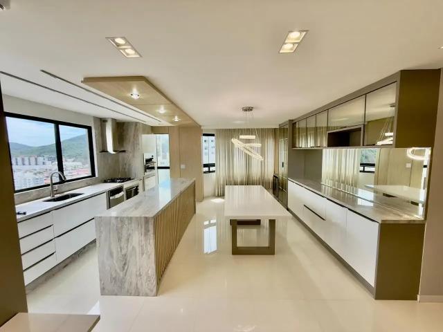 Apartamento para Locação em Balneário Camboriú/SC Centro 3 Quartos