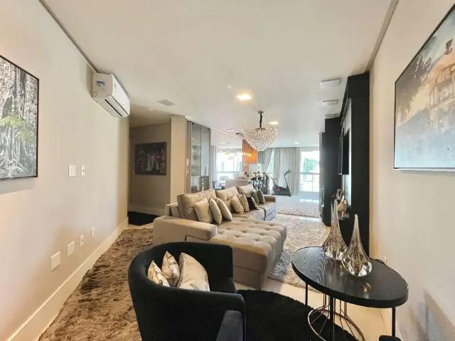 Apartamento para Locação em Balneário Camboriú/SC Centro 3 Quartos