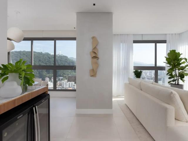 Apartamento para Locação em Balneário Camboriú/SC Centro 3 Quartos