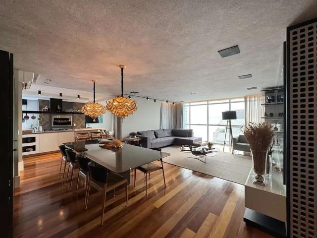 Apartamento para Locação em Balneário Camboriú/SC Centro 4 Quartos