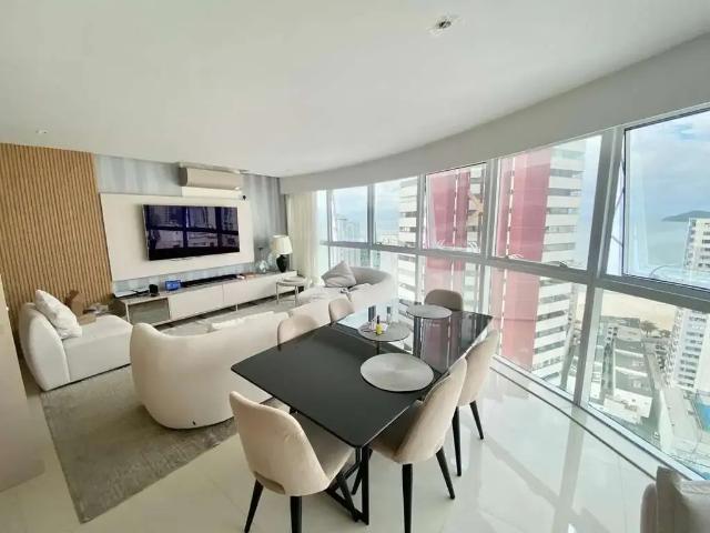 Apartamento para Locação em Balneário Camboriú/SC Centro 4 Quartos