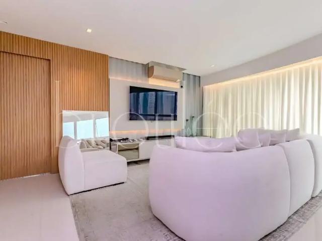 Apartamento para Locação em Balneário Camboriú/SC Centro 4 Quartos