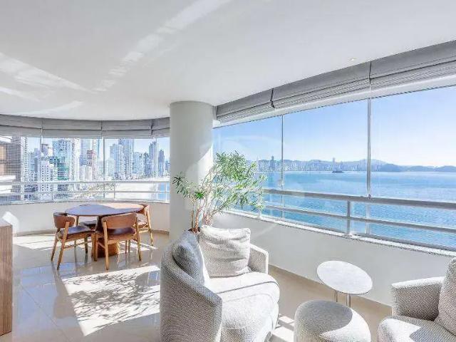 Apartamento para Locação em Balneário Camboriú/SC Centro 4 Quartos