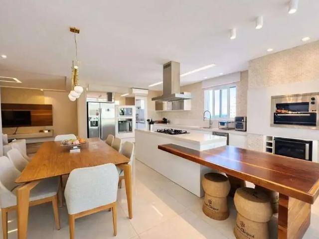 Apartamento para Locação em Balneário Camboriú/SC Centro 4 Quartos