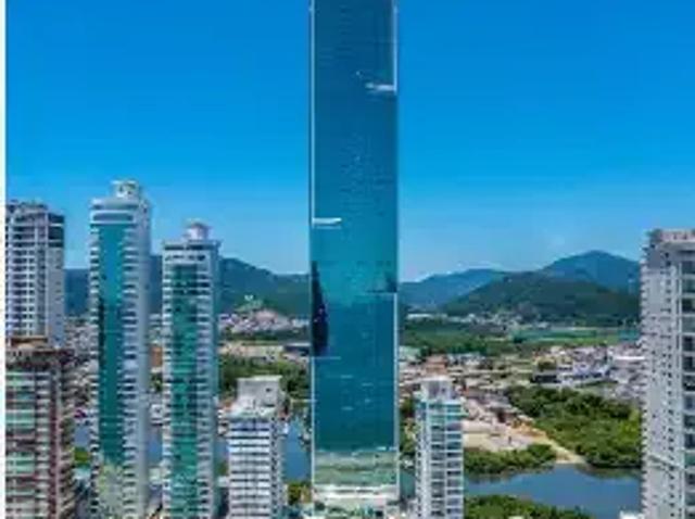 Apartamento para Locação em Balneário Camboriú/SC Centro 4 Quartos