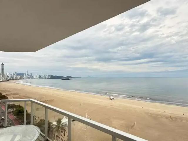 Apartamento para Locação em Balneário Camboriú/SC Centro 4 Quartos
