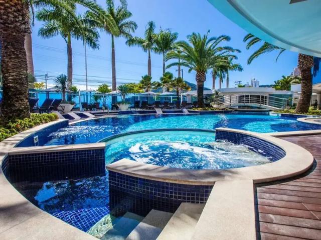 Apartamento para Locação em Balneário Camboriú/SC Frente do Mar 5 Quartos