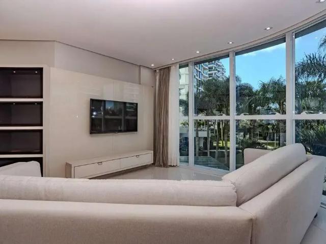 Apartamento para Locação em Balneário Camboriú/SC Praia Brava 4 Quartos