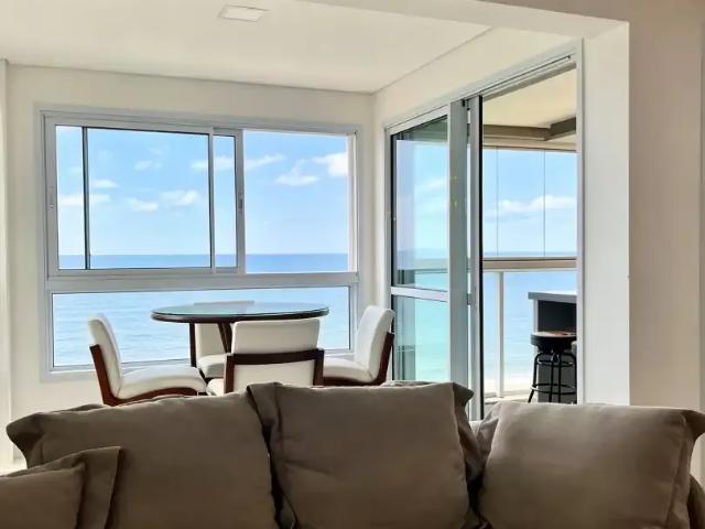 Apartamento para Locação em Balneário Piçarras/SC Itacolomi 4 Quartos