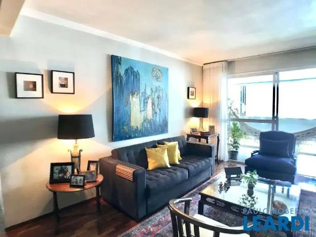 Apartamento para Locação em Barueri/SP Alphaville 3 Quartos