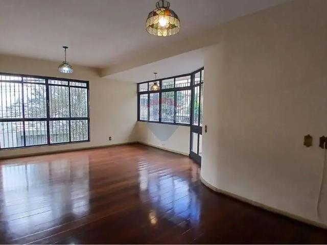 Apartamento para Locação em Belo Horizonte/MG Santo Antônio 4 Quartos