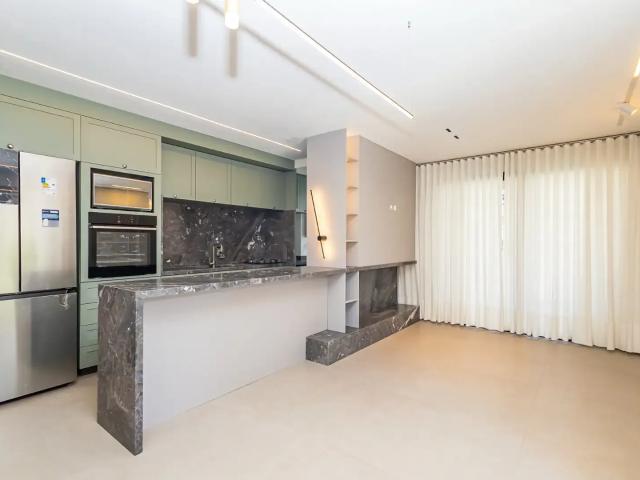Apartamento para Venda em Curitiba/PR Cabral 3 Quartos
