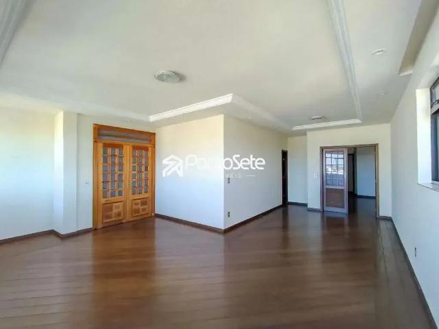 Apartamento para Locação em Divinópolis/MG Centro 4 Quartos