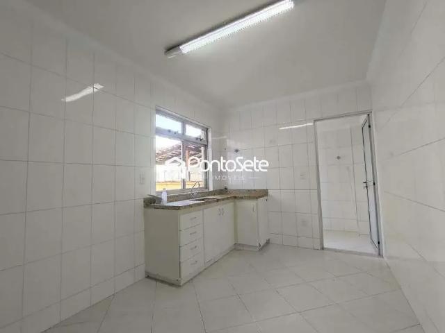 Apartamento para Locação em Divinópolis/MG Centro 3 Quartos