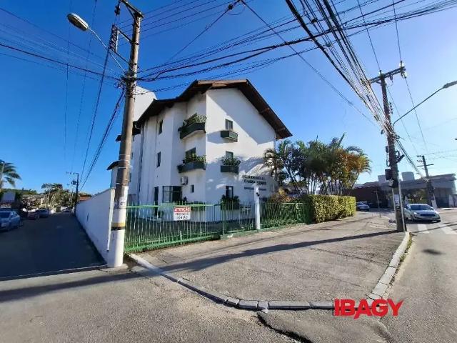 Apartamento para Locação em Florianópolis/SC Cachoeira do Bom Jesus 2 Quartos