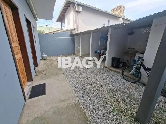 Apartamento para Locação em Florianópolis/SC Carianos 1 Quartos