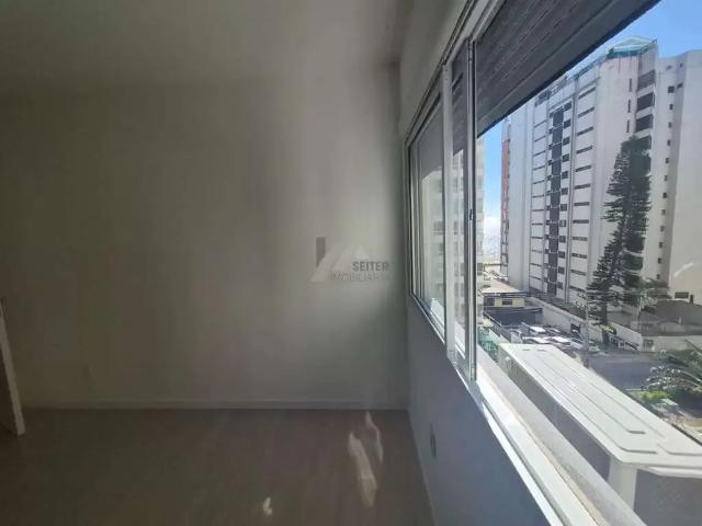Apartamento para Locação em Florianópolis/SC Centro 2 Quartos