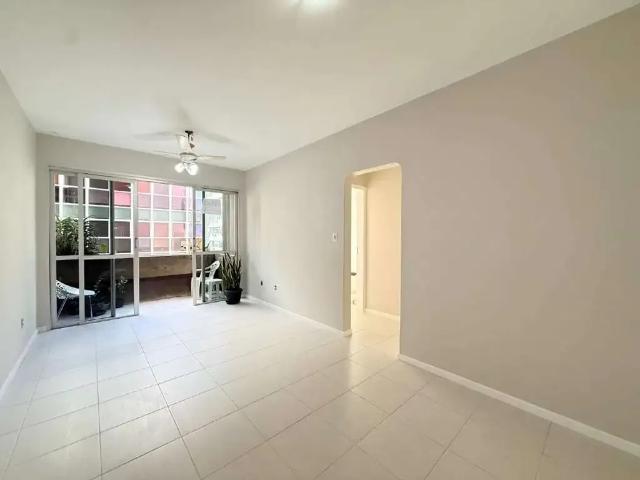 Apartamento para Locação em Florianópolis/SC Centro 2 Quartos