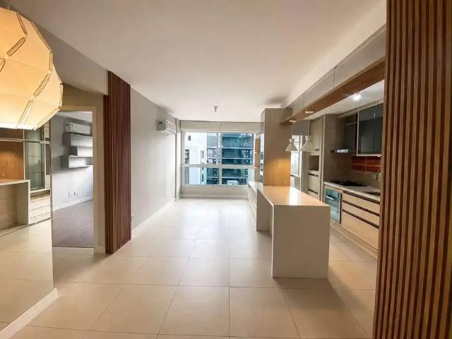 Apartamento para Locação em Florianópolis/SC Centro 2 Quartos