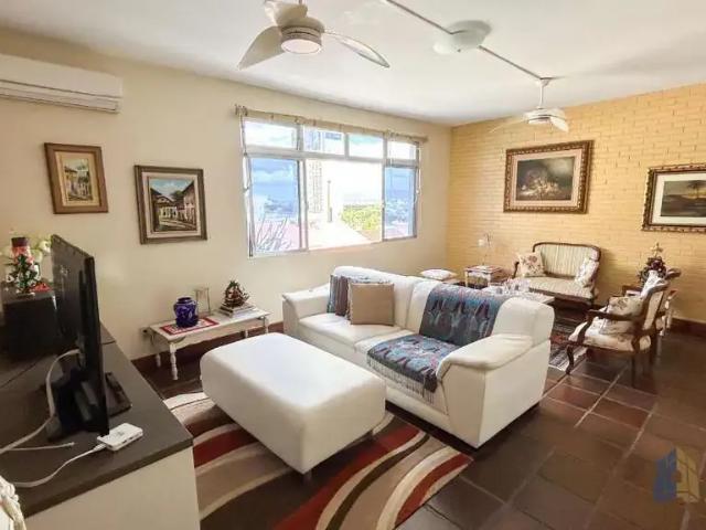 Apartamento para Locação em Florianópolis/SC Centro 4 Quartos