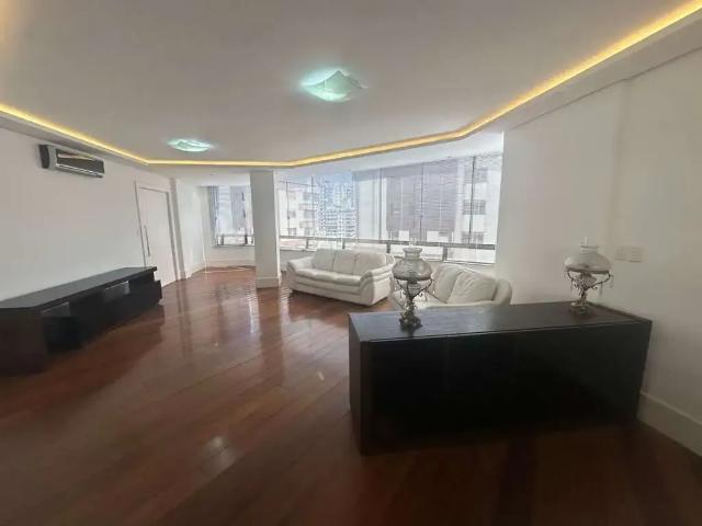 Apartamento para Locação em Florianópolis/SC Agronômica 4 Quartos