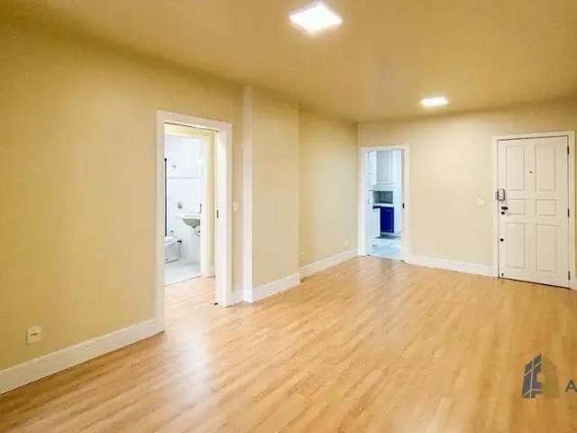 Apartamento para Locação em Florianópolis/SC Agronômica 3 Quartos
